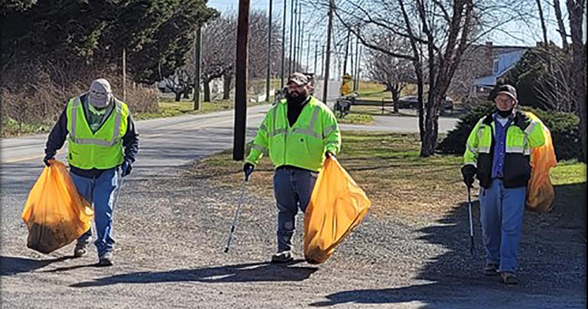 Winchester Employees Adopt a Highway | Carmeuse