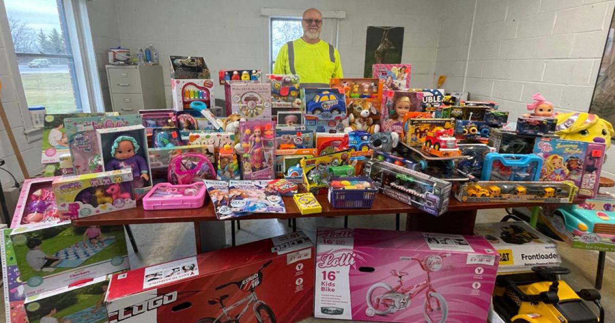 Winchester Fills the Gift Bag for Children in Their Community | Carmeuse
